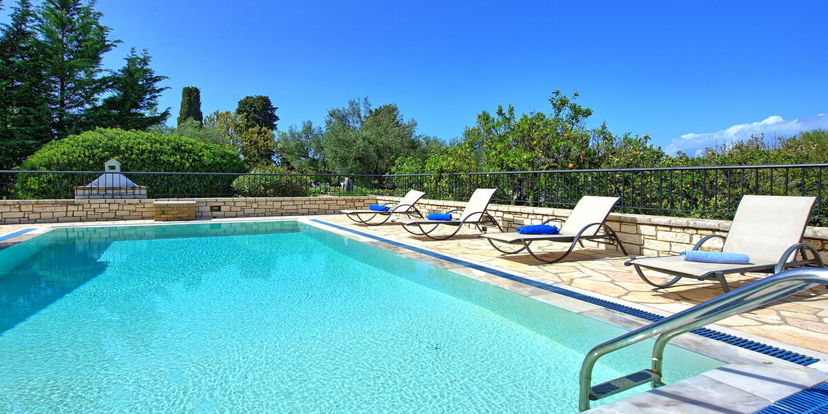 Villa Dimitris, Villa rental in Kassiopi in Corfu - 6 sleeps in 3 ...
